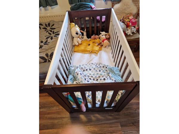 Kinderbedje met spijlen, in hoogte verstelbaar in Amsterdam - Kinderen ...