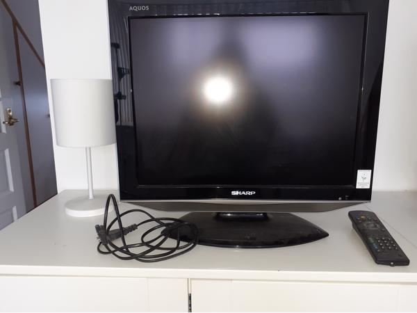LCD TV Sharp Aquos 20 inch niet nieuw, wel goed in Hoofddorp - Audio en ...