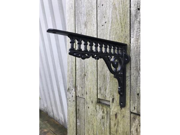 Fraaie decoratieve steun voor aan de wand, boekenplank-steun in ...