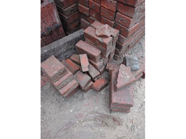 Rode stenen (betonklinkers?) gratis in Nieuwegein - Tuin en Terras ...