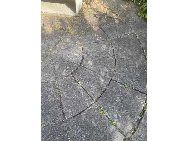 Rond terras met barbecue in 's-Gravenhage - Tuin en Terras, Tegels en ...