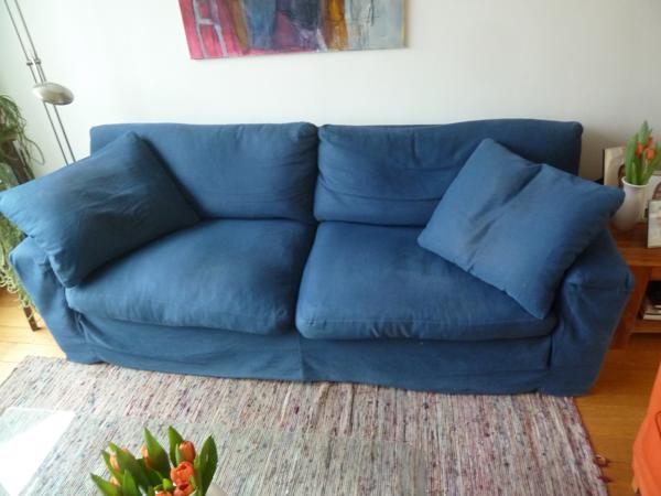 BLAUWE TWEE-ZITS-BANK & 2 GELE FRISSE KUIPSTOELEN in Tilburg - Huis en ...
